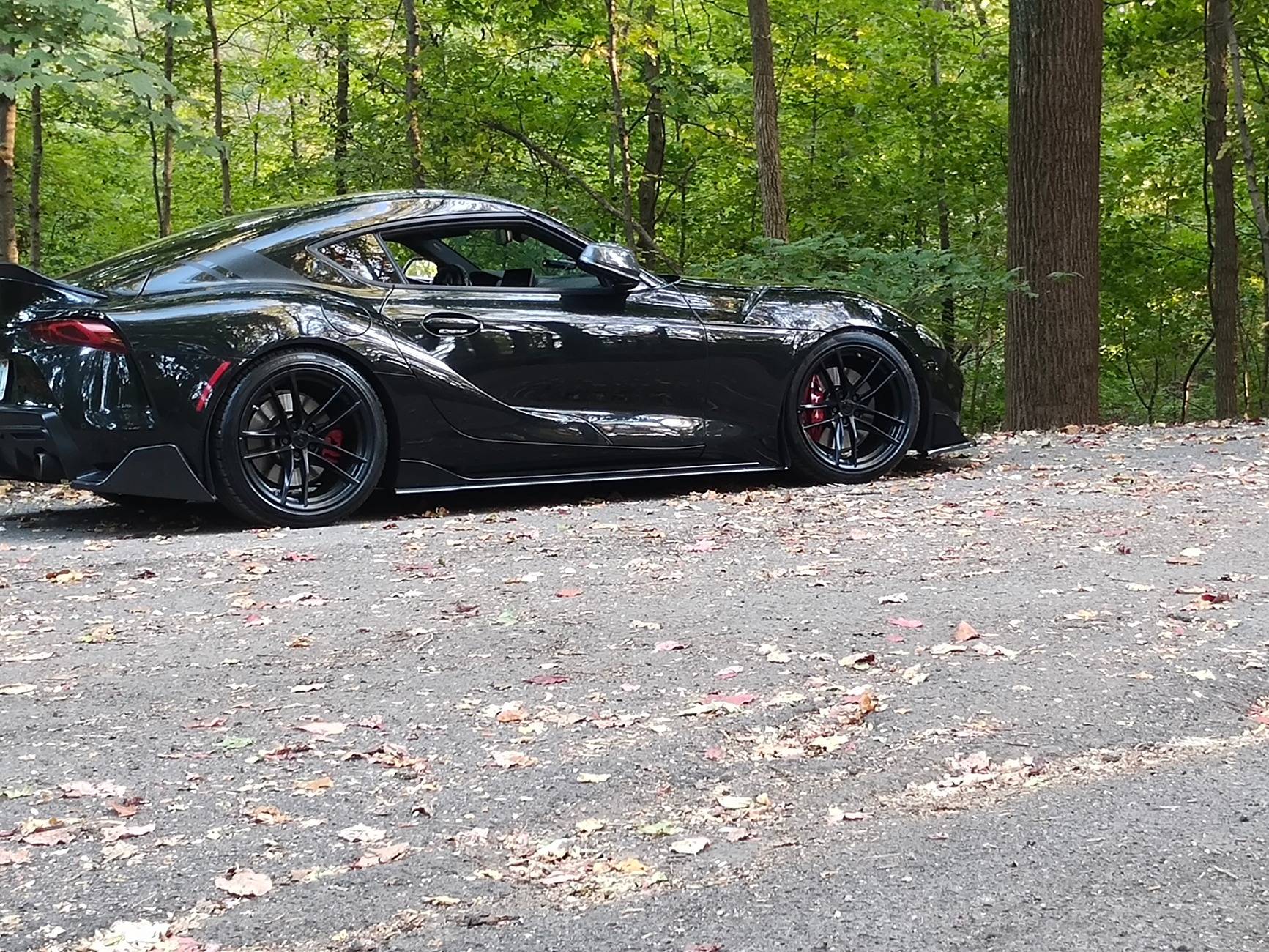 Any pictures of lower Supra with stock wheels + 10mm / 13mm spacers ...