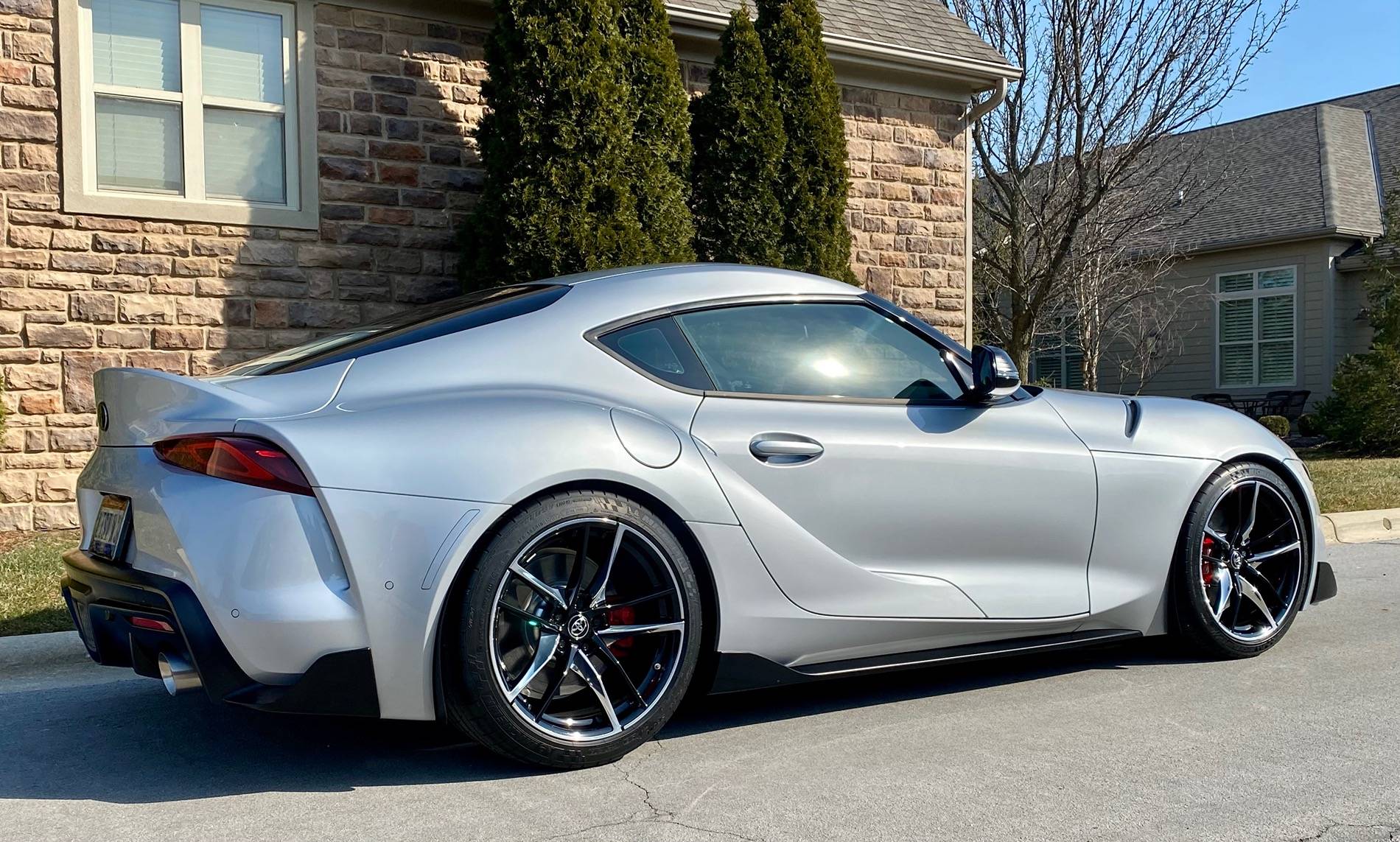 Any pictures of lower Supra with stock wheels + 10mm / 13mm spacers ...